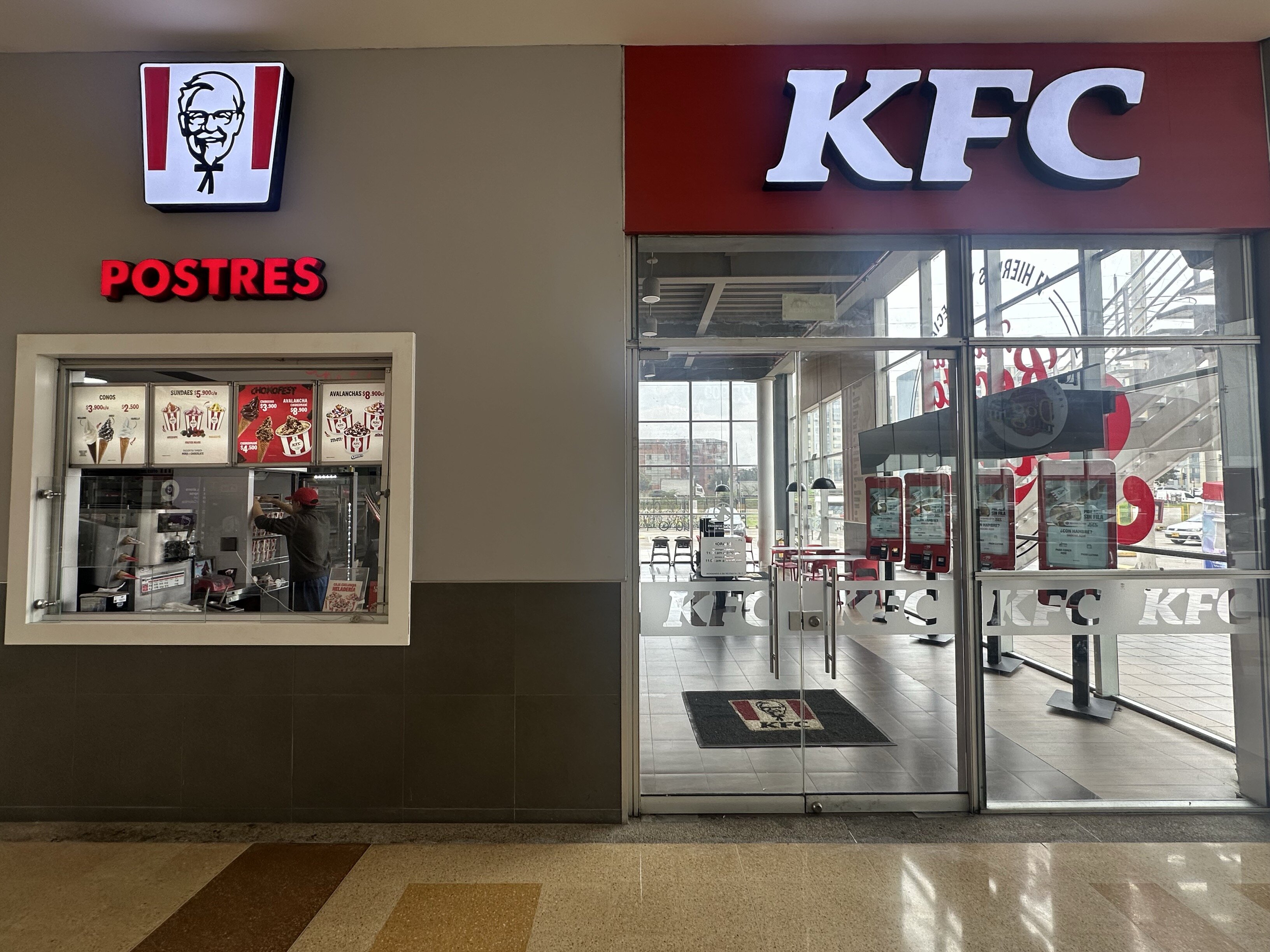 KFC Viva Fontibón